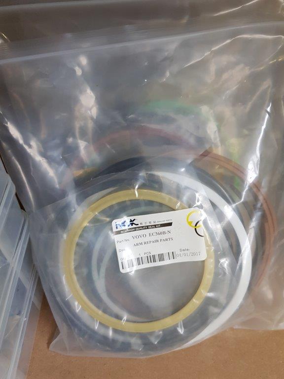 SEAL KITS FOR CYLINDERS AND SLEW DRIVES FINAL DRIVES TRACK ADJUSTERS ...