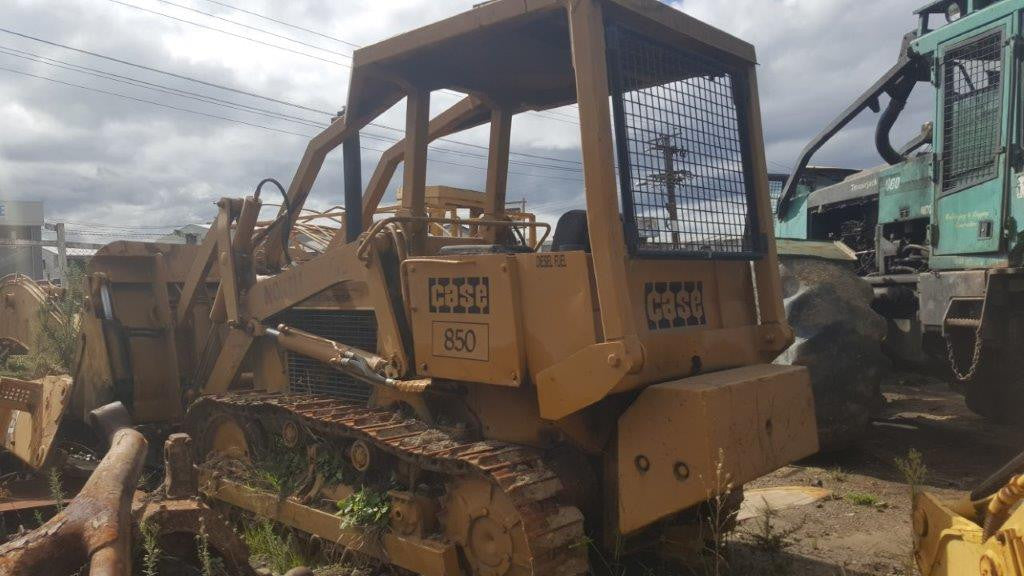 Case 850 with bucket – Lakeland Heavy Machinery