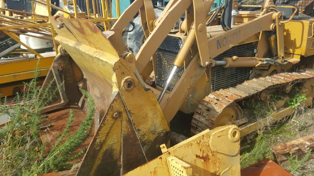 Case 850 with bucket – Lakeland Heavy Machinery
